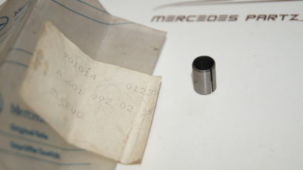 M102 M116 M117 water pump sleeve - mercedespartz