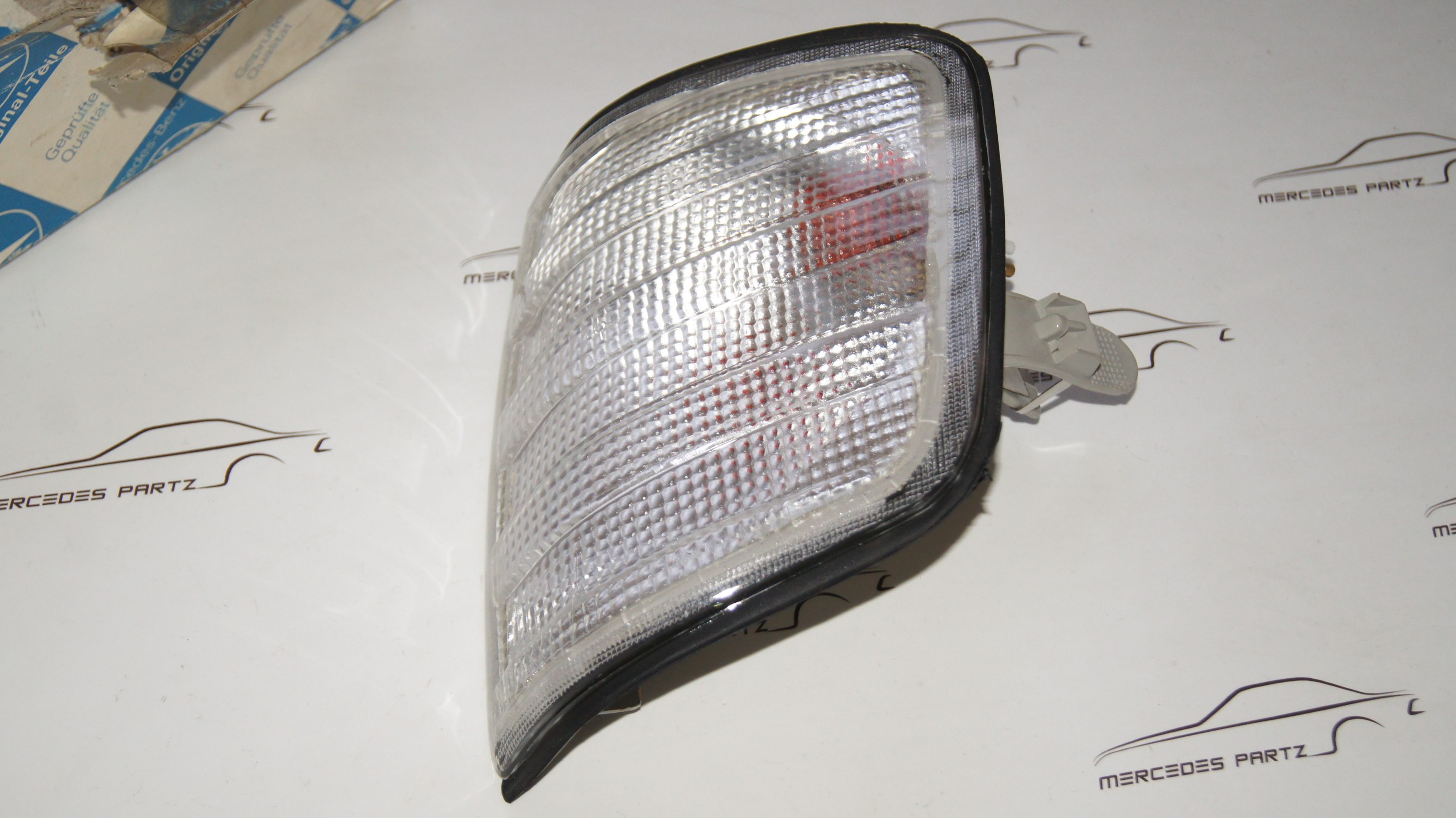 W124 left turn signal white - mercedespartz