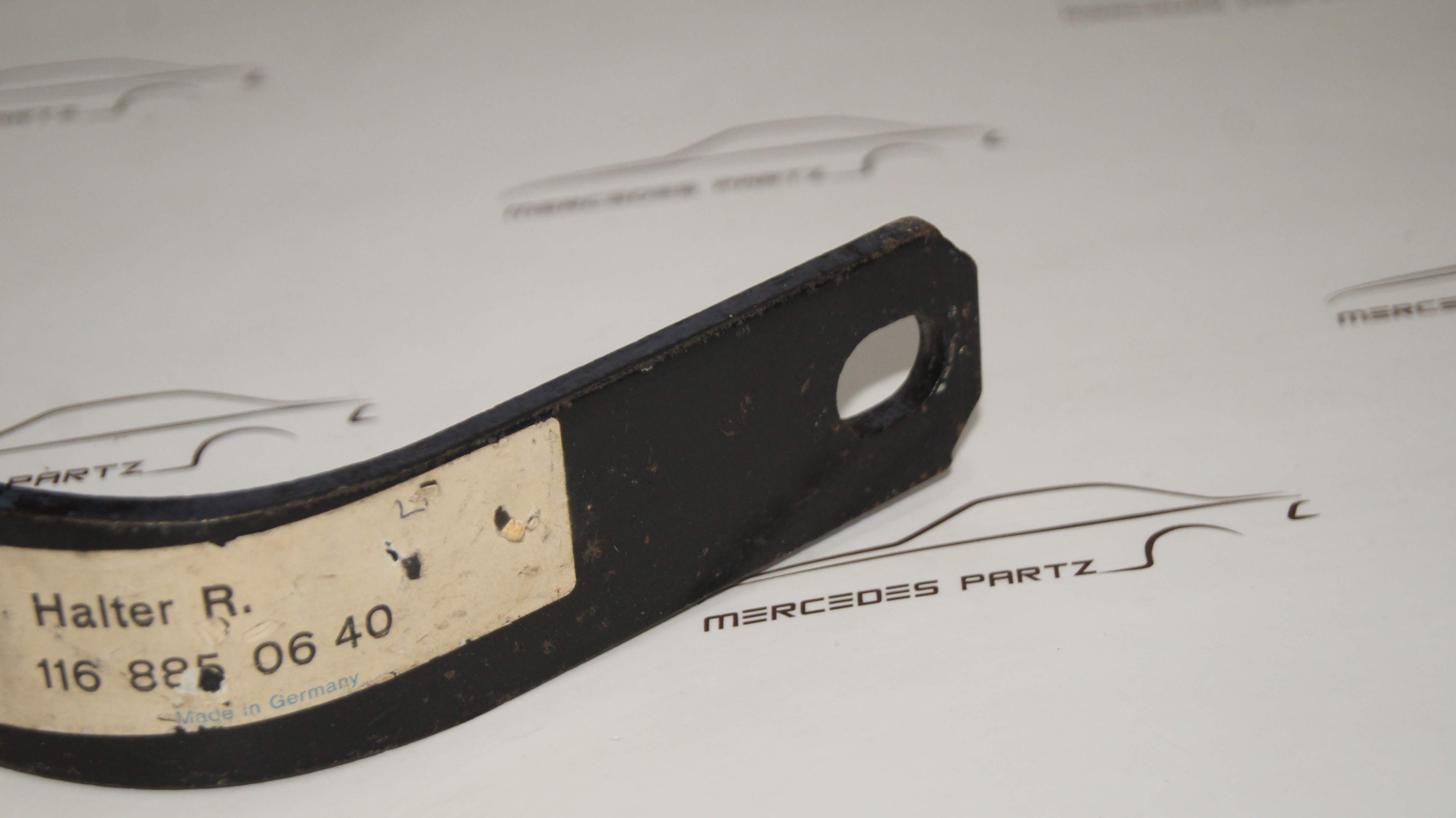 W116 Front right bumper bracket - mercedespartz