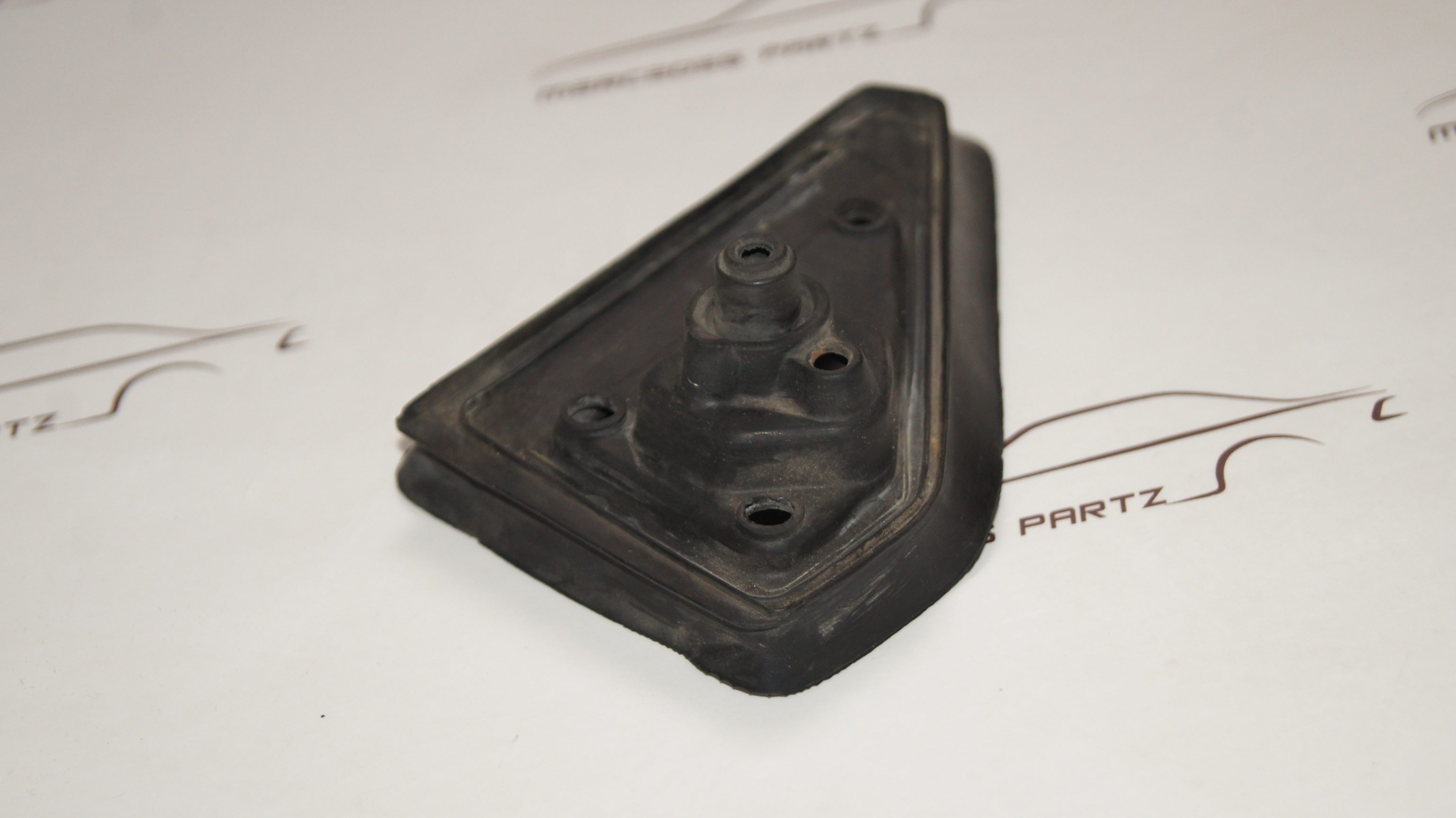 A1238110561 C123 left mirror cap seal - mercedespartz