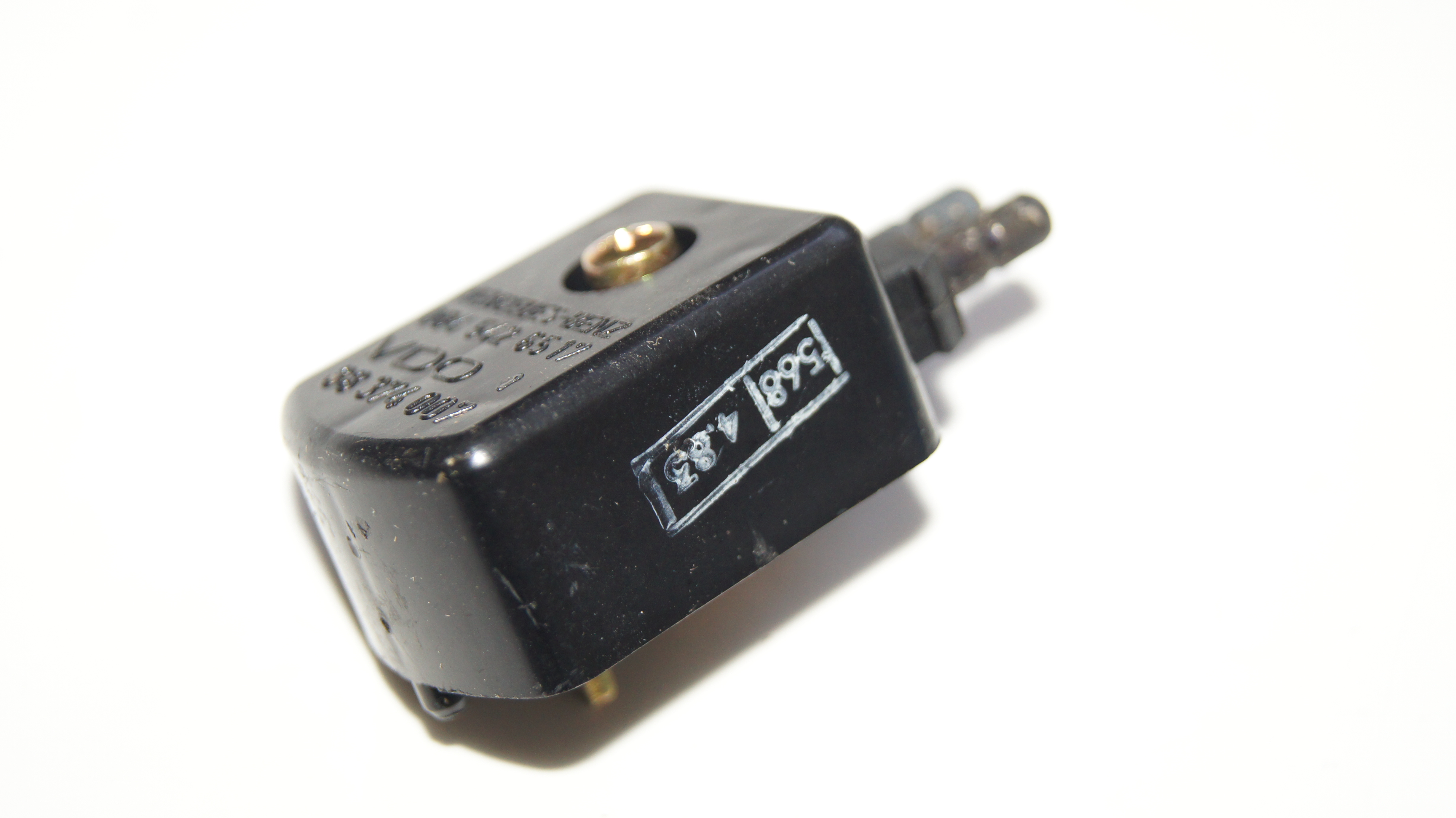 A0045426517 W116 W123 W107 speedometer sender unit - mercedespartz