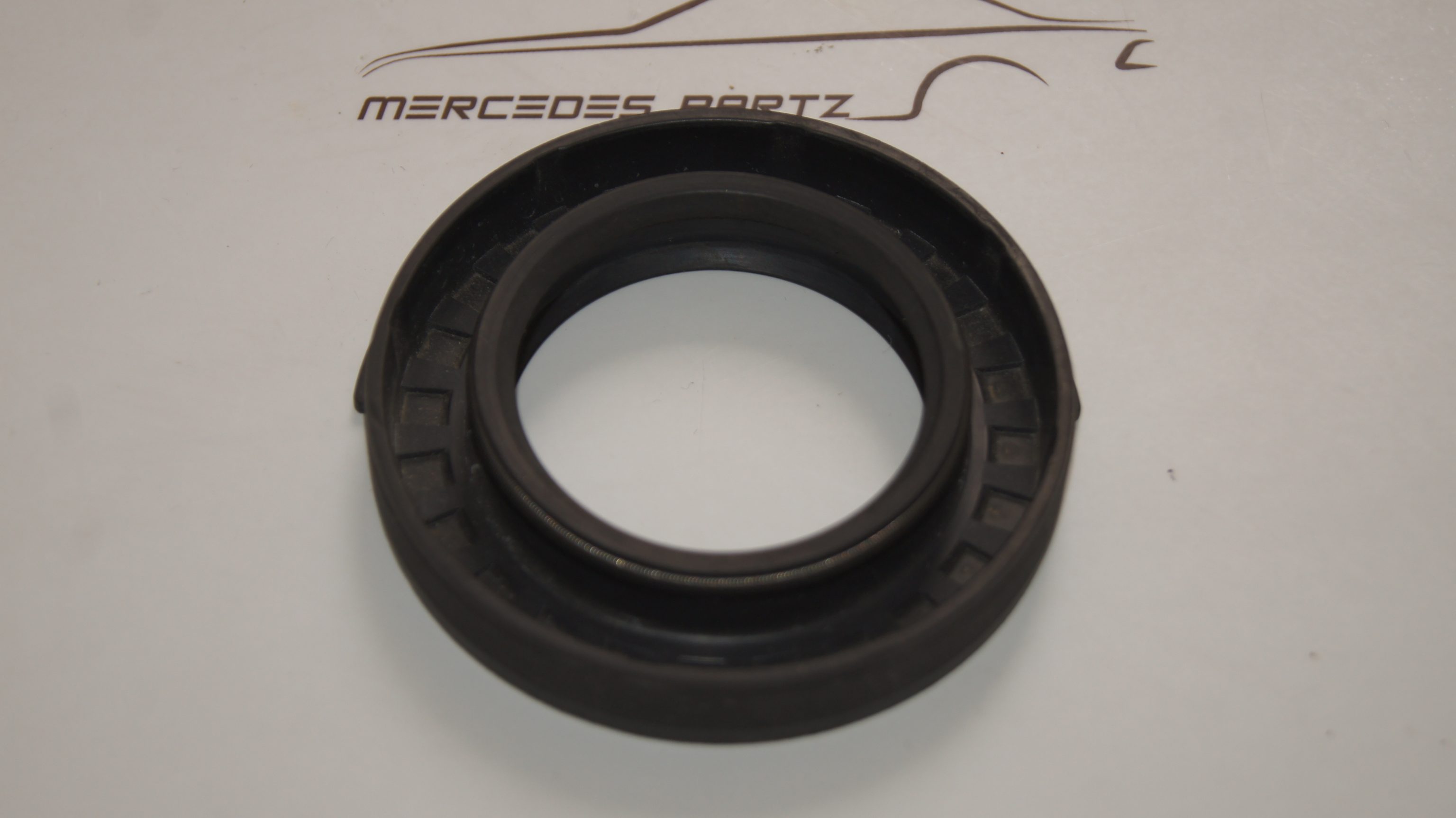 M115 M121 OM615 OM616 OM617 OM621 crankshaft seal - mercedespartz
