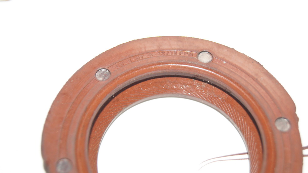 M110 crankshaft seal - mercedespartz