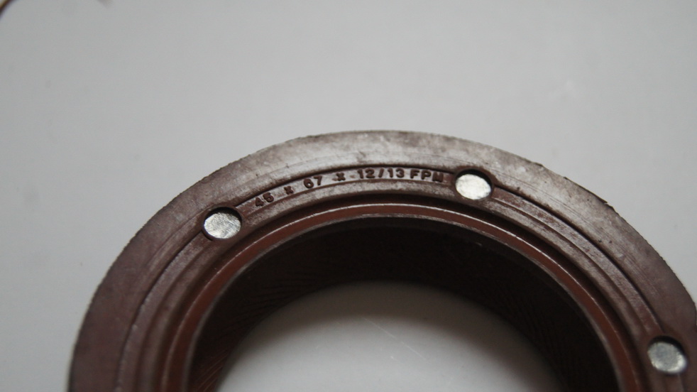M110 crankshaft seal - mercedespartz