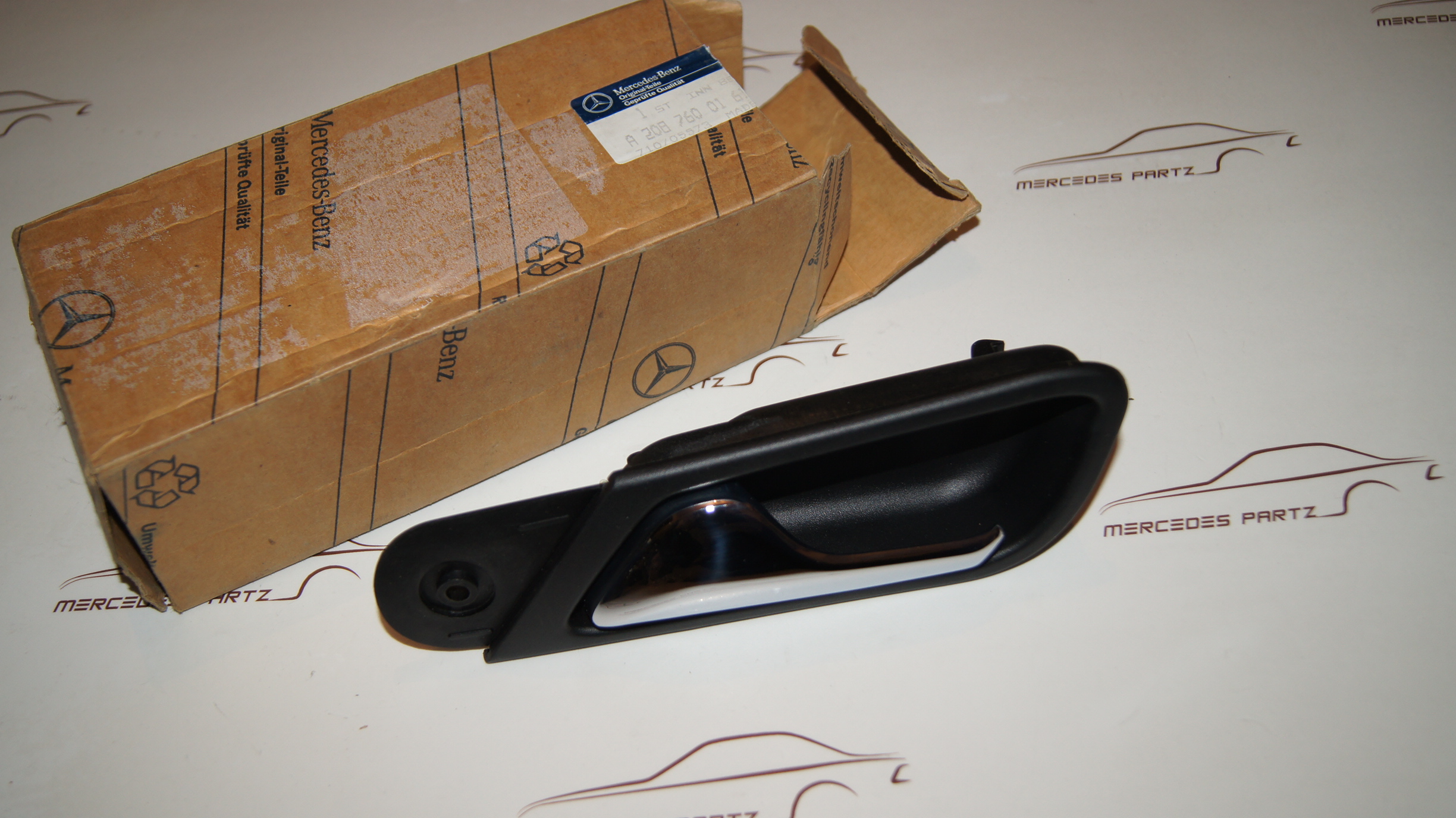 W208 CLK left side interior door handle - mercedespartz