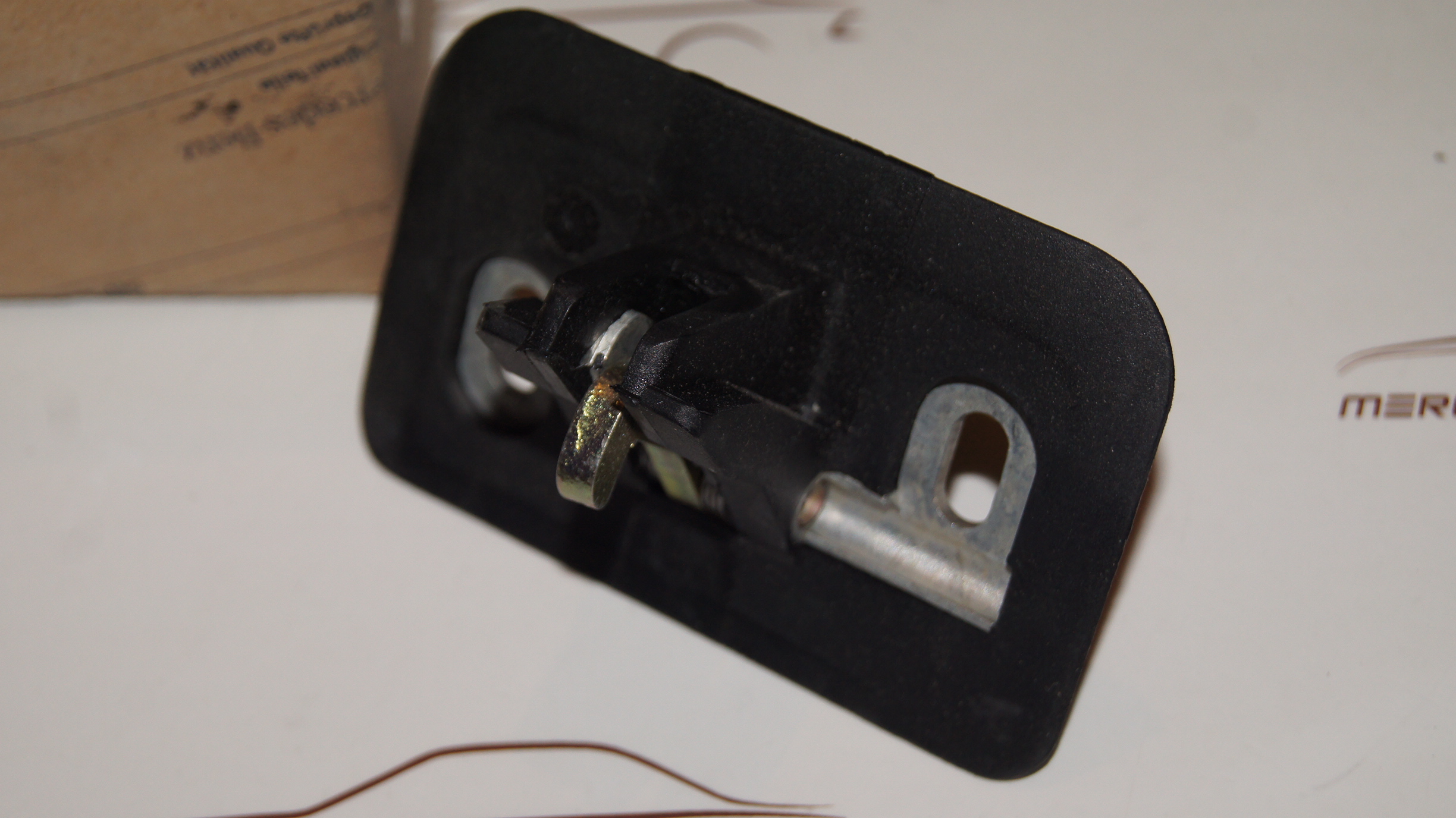 W202 W208 W210 rear trunk lid closure right - mercedespartz