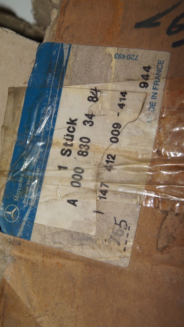 A0008303484 R107 heater valve NEW NOS - mercedespartz