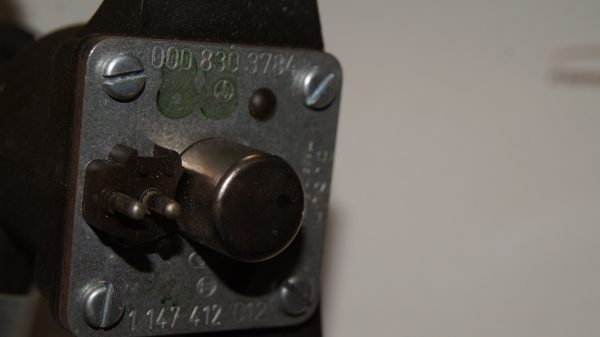 W126 heater valve A0008303784 - mercedespartz