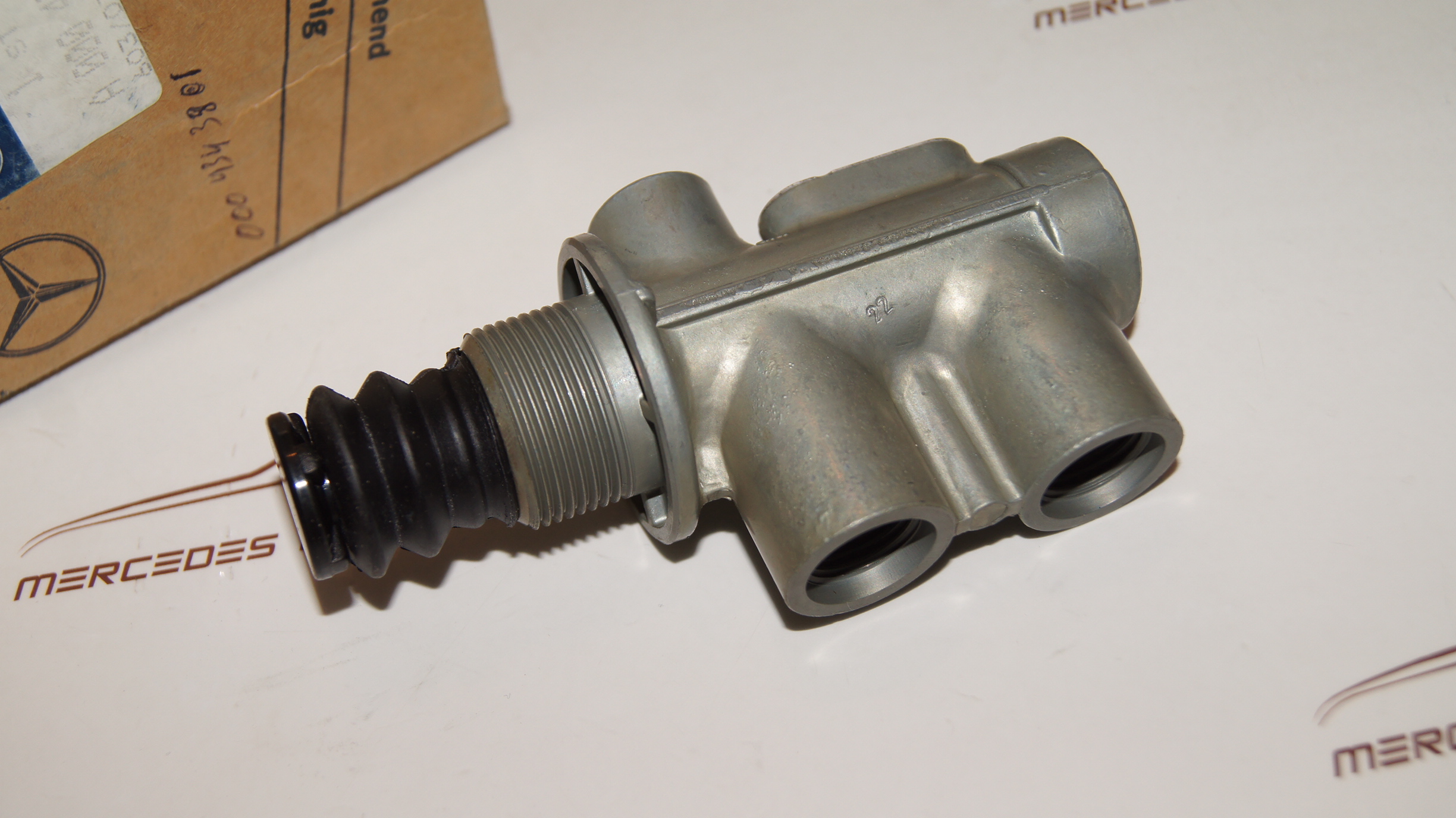 3/2 way solenoid valve NEW NOS GENUINE MERCEDES-BENZ OEM - mercedespartz