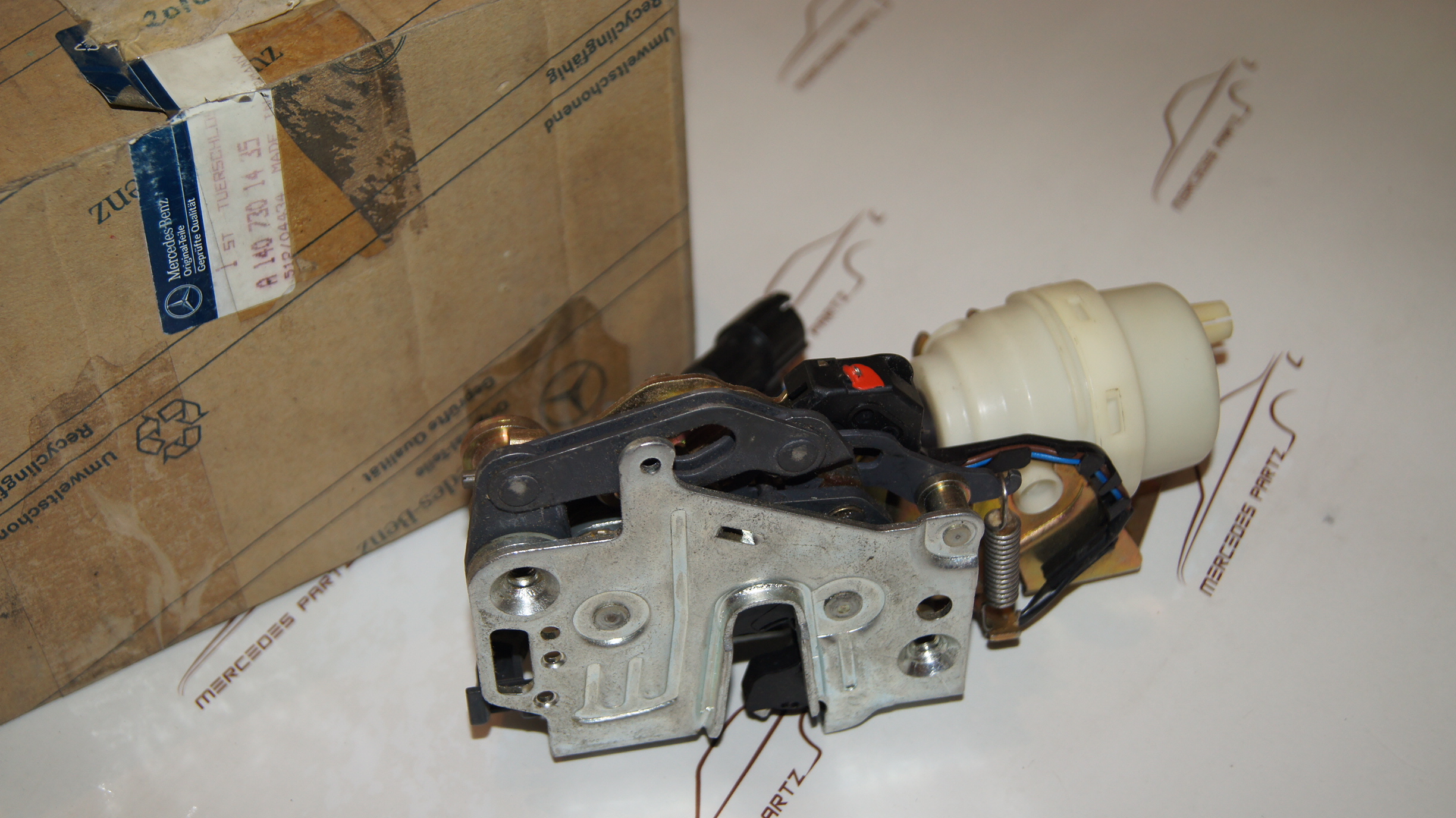 W140 rear right door lock with closing aid vacuum system - mercedespartz