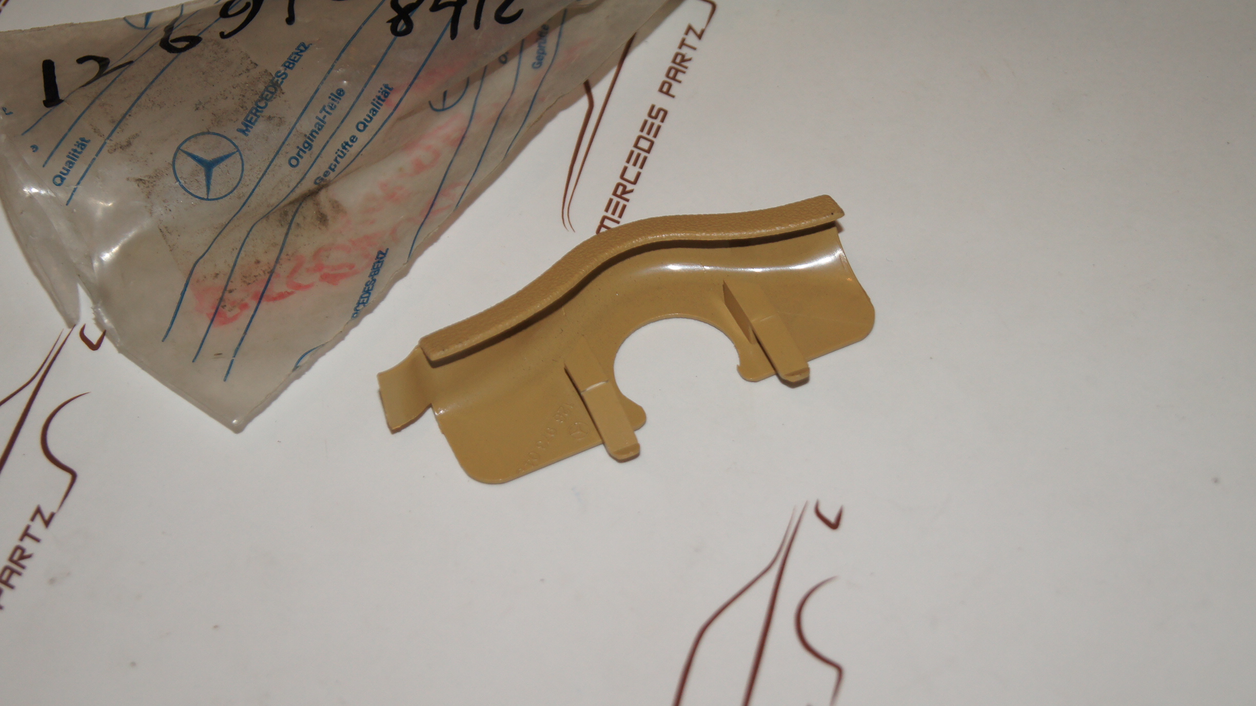 W126 armrest cover - mercedespartz