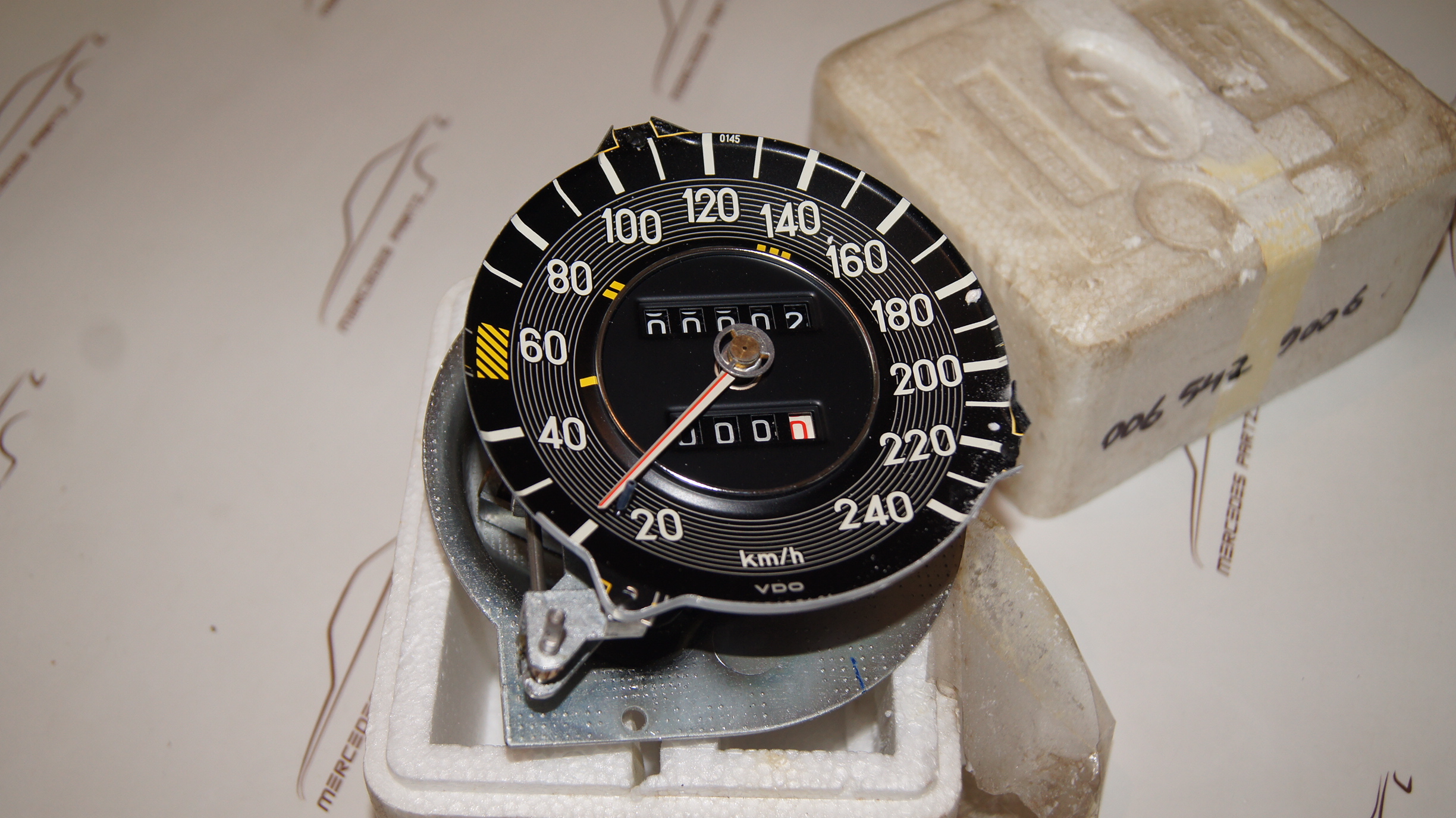 W109 W108 speedometer 240km/h - mercedespartz