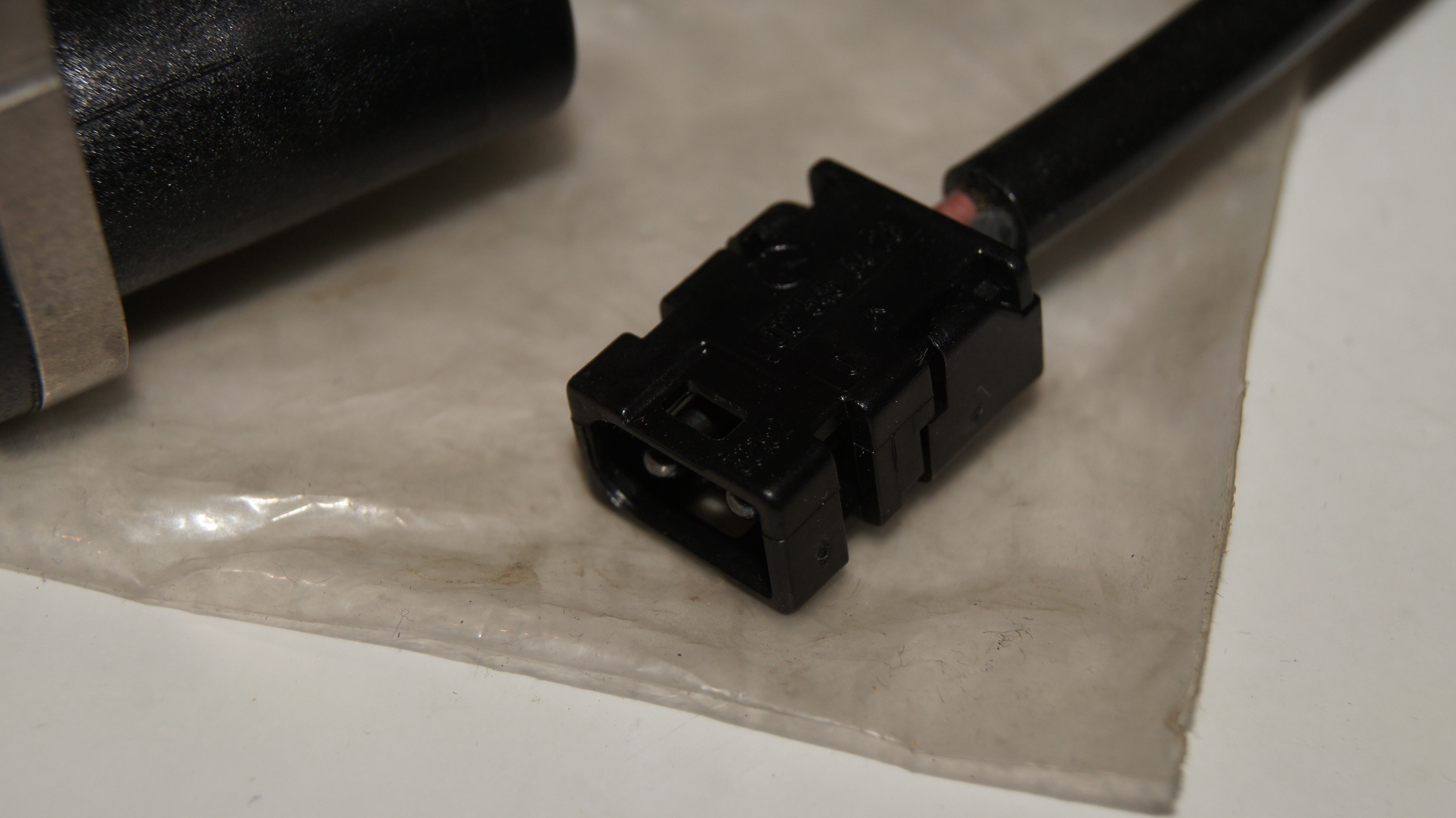 A2105400617 W210 rear left wheel speed RPM sensor - mercedespartz