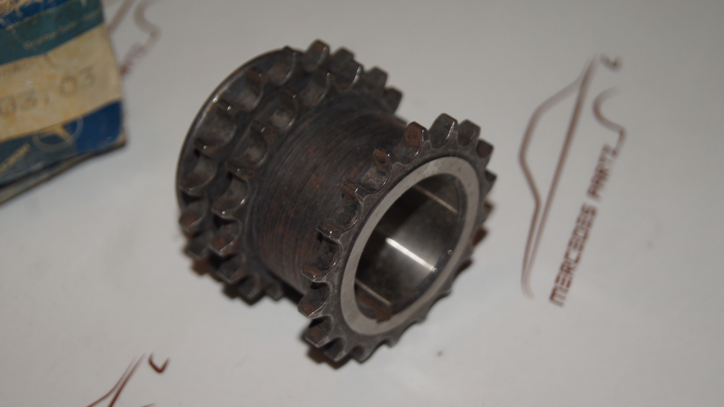 M116 M117 M119 crankshaft gear A1160520303 - mercedespartz