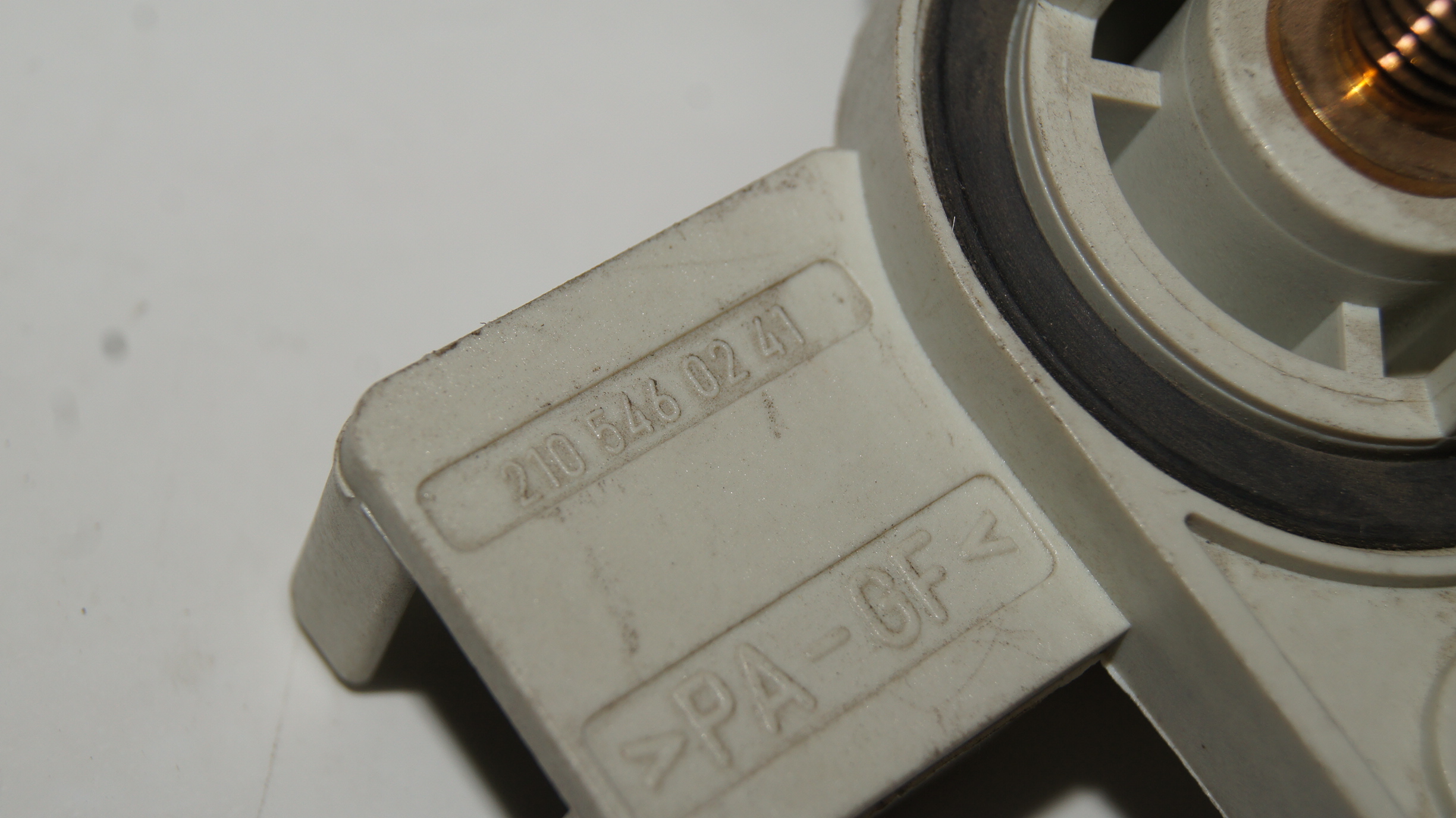 W210 battery connector - mercedespartz