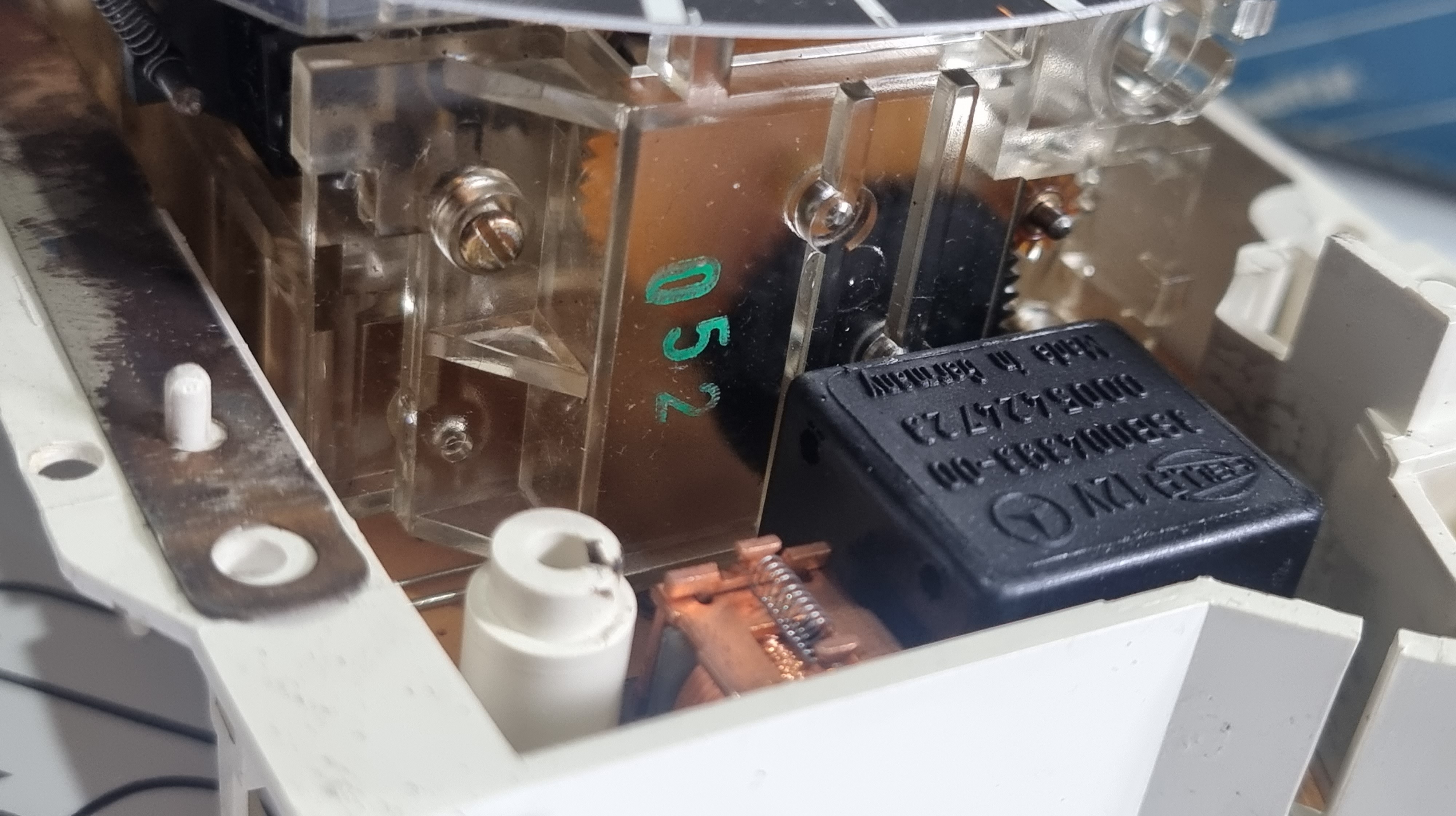 A0125423406 W126 speedometer 240Km/h NOS NEW - mercedespartz