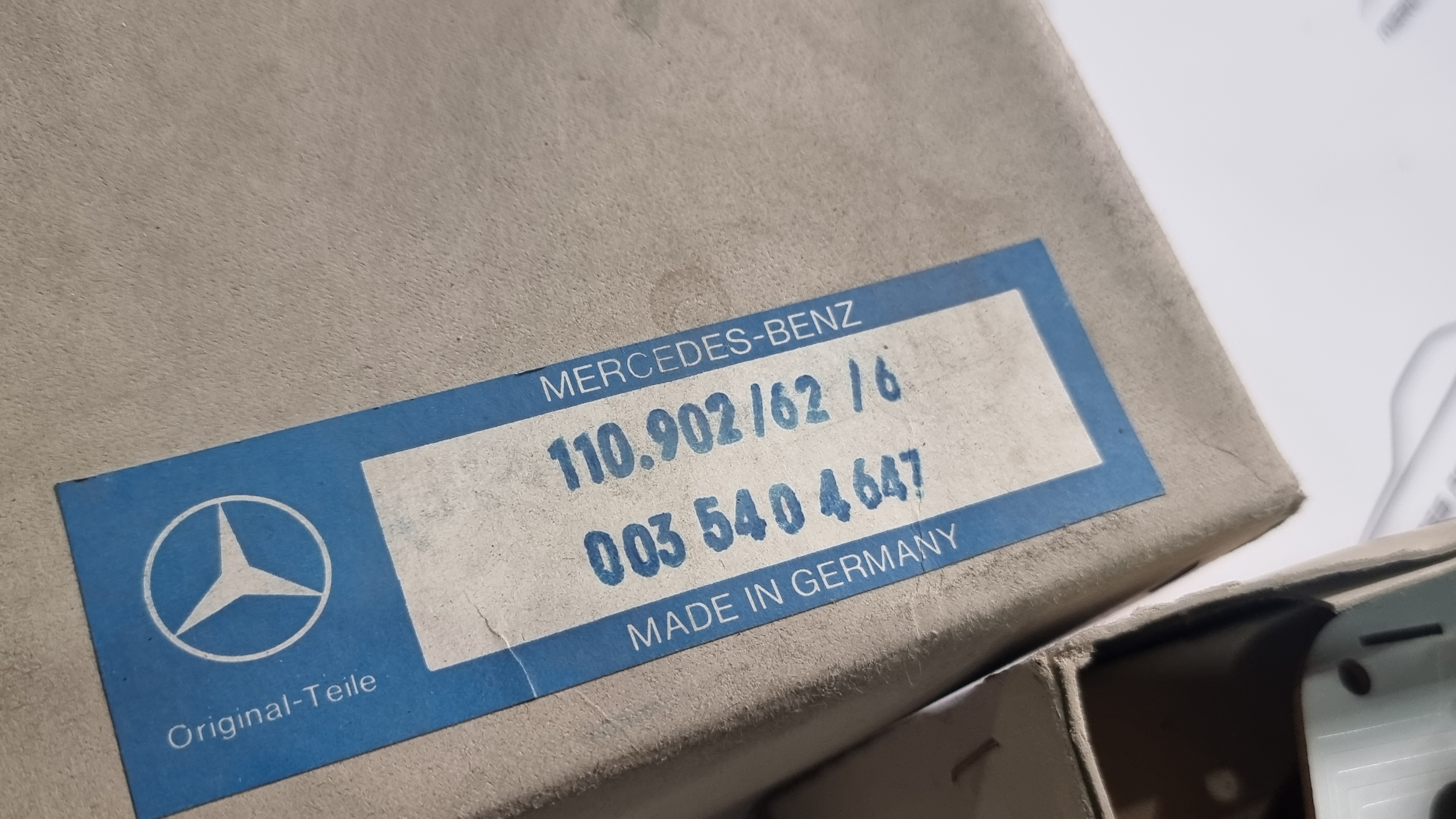 A0035404647 W123 instrument cluster gauge - mercedespartz