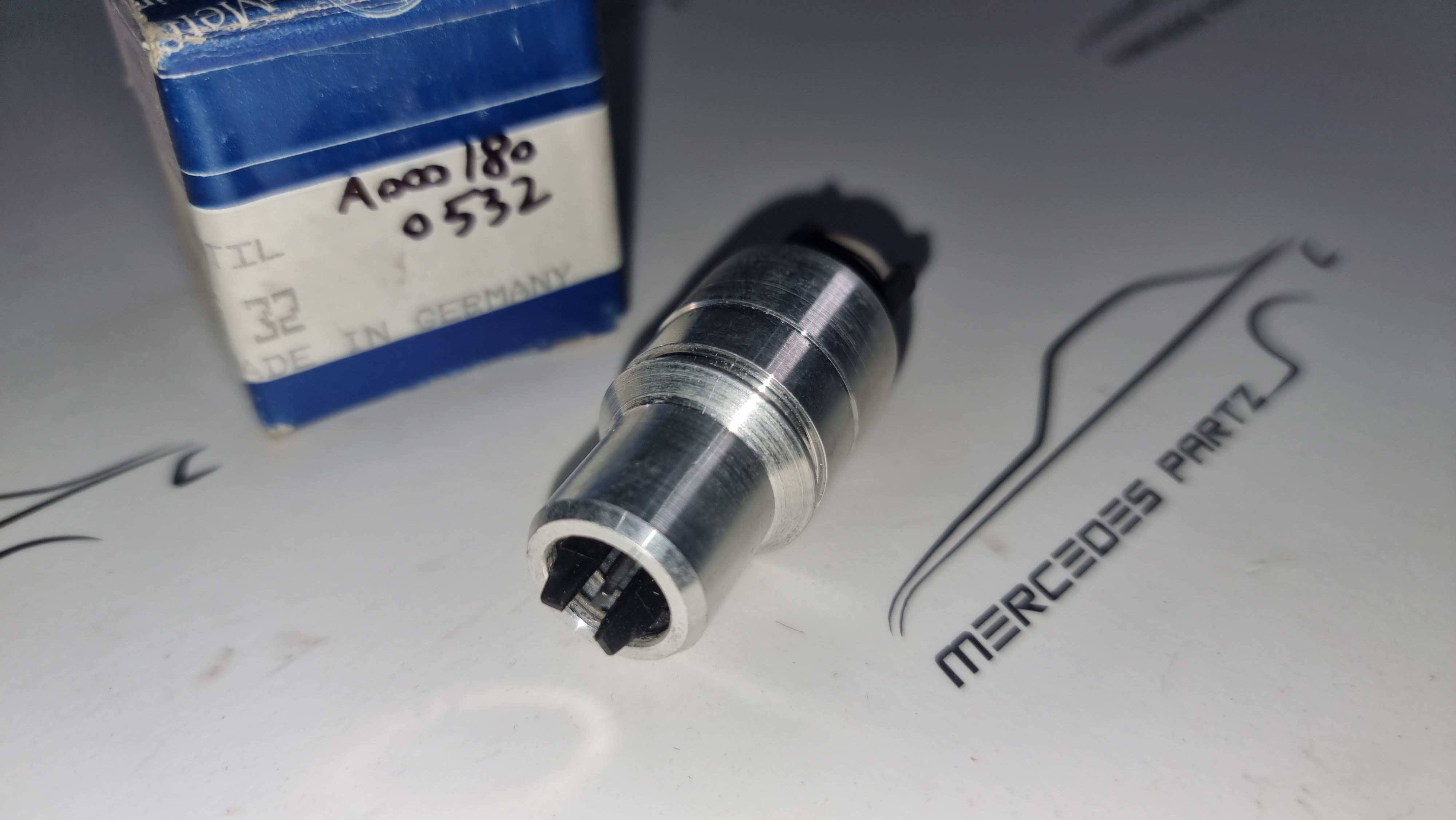 M111 M161 oil filter idling valve A0001800532 - mercedespartz