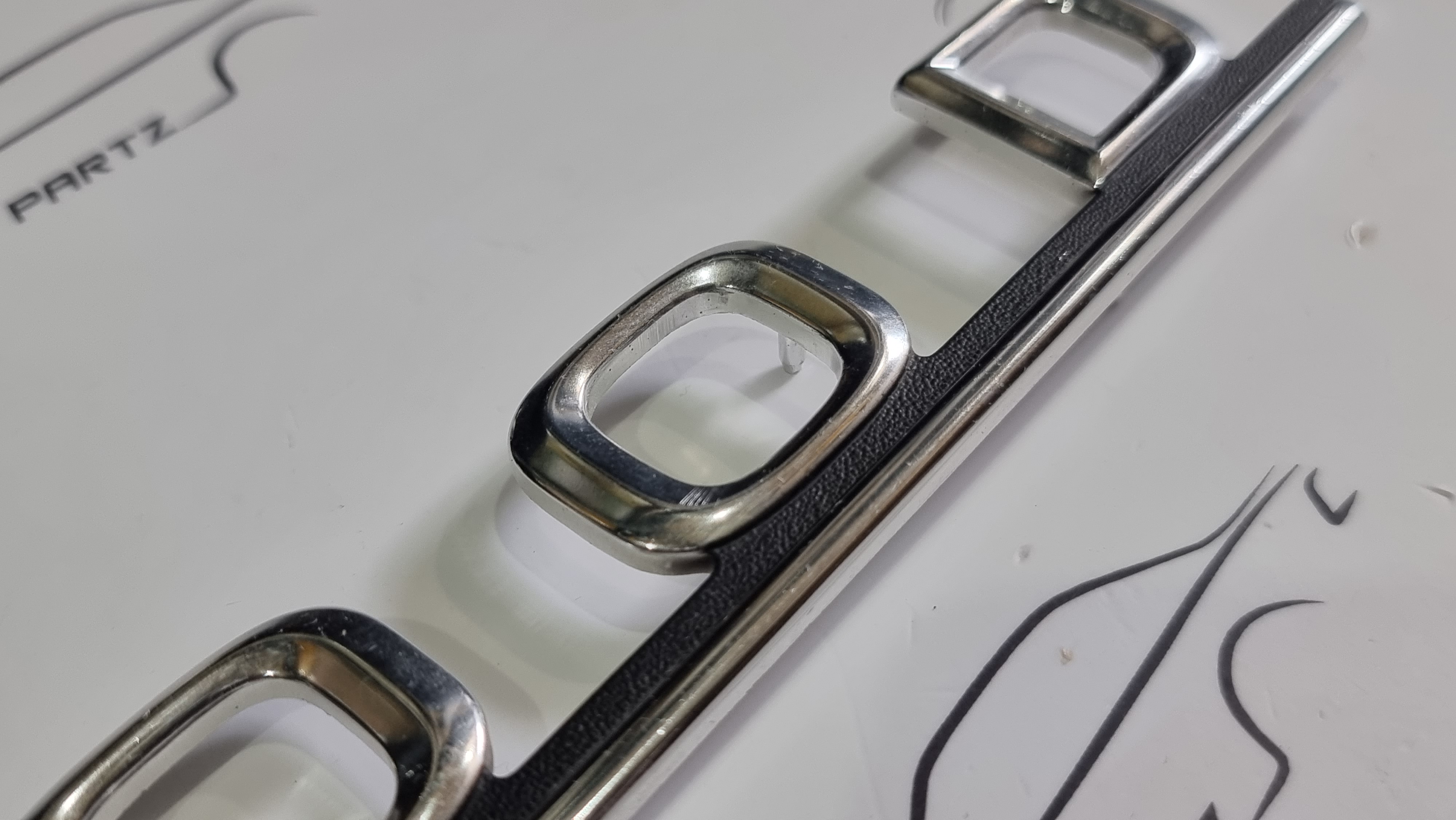 W123 300D trunk type designation emblem NOS A1238170915 - mercedespartz