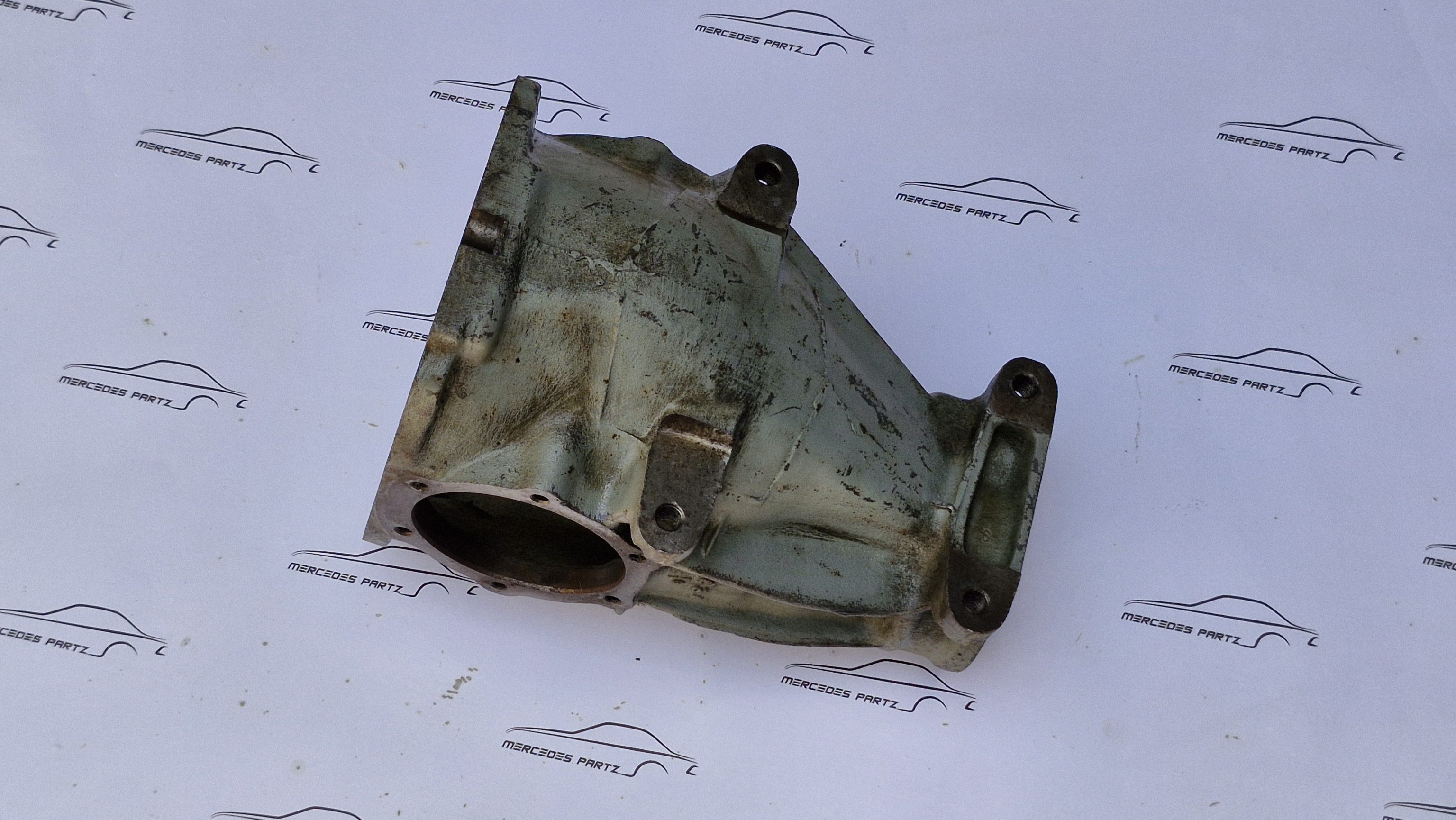 W114 W115 W116 W107 W123 rear axle differential housing 3.69 NOS ...