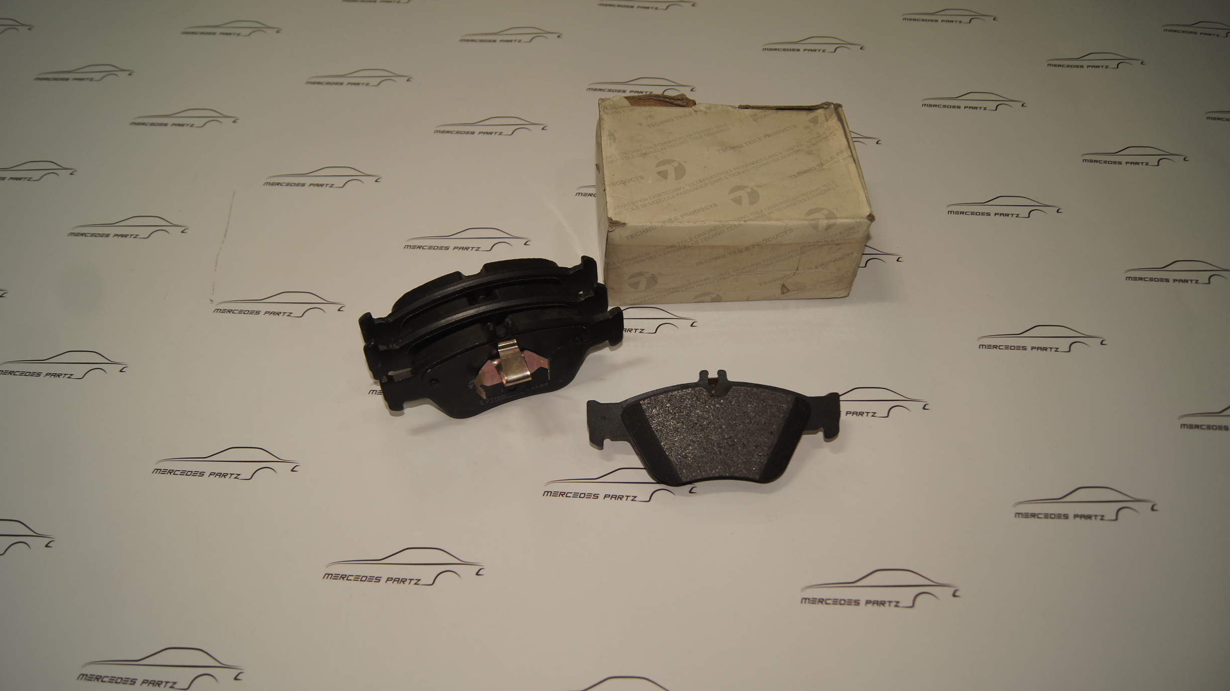 R170 W202 C208 W210 front wheels brake pads set - mercedespartz