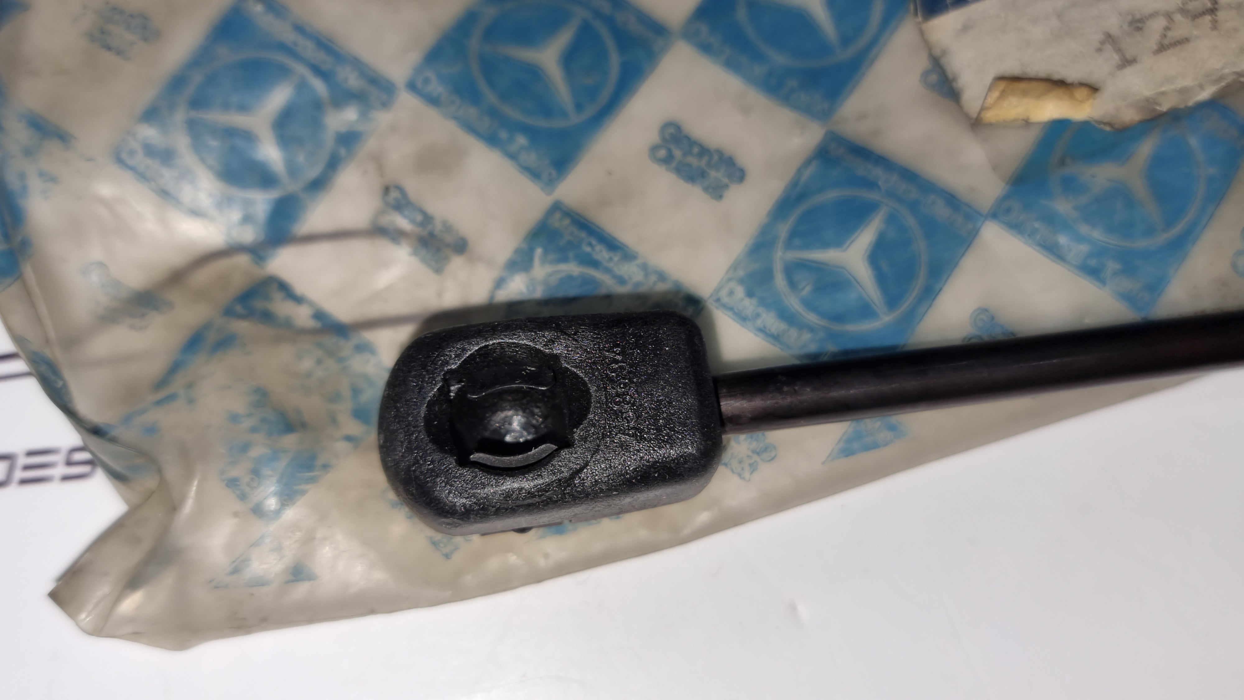 R129 trunk lid spring - mercedespartz
