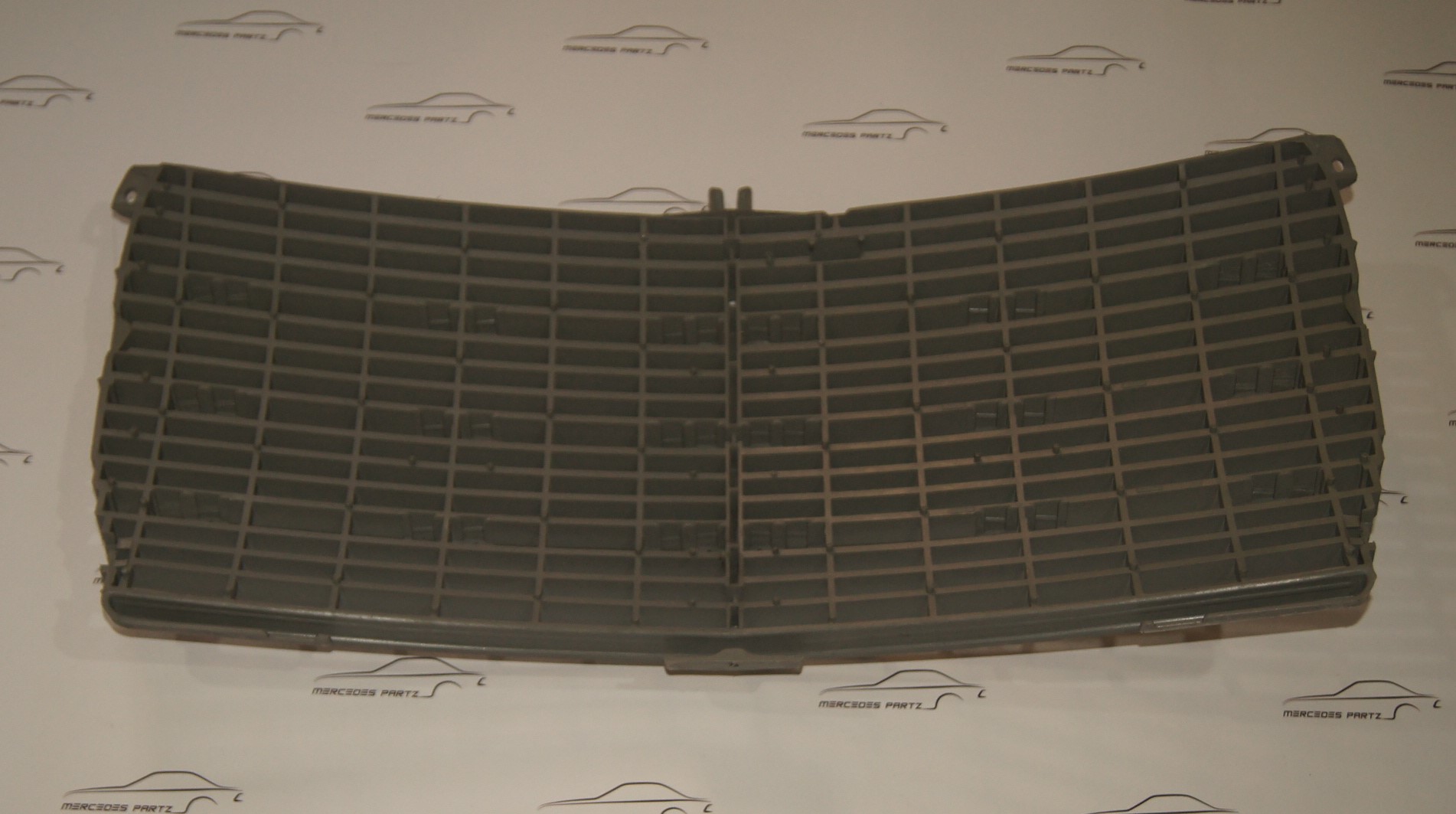 W123 grille NOS A1238880323 - mercedespartz