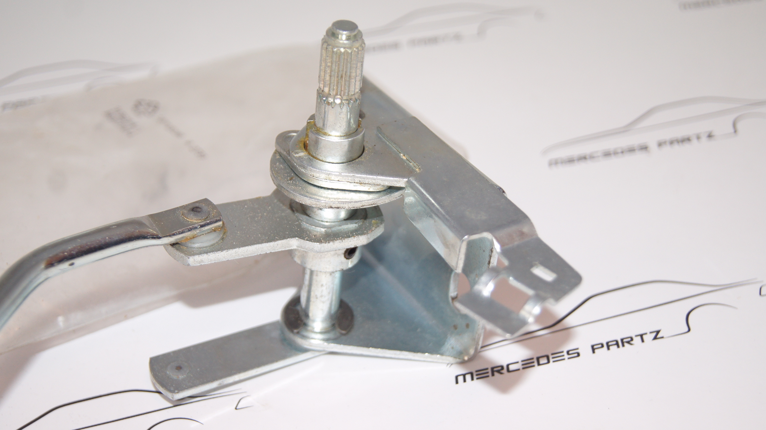 Mercedes-Benz R107 SL soft folding top mechanism NOS - mercedespartz