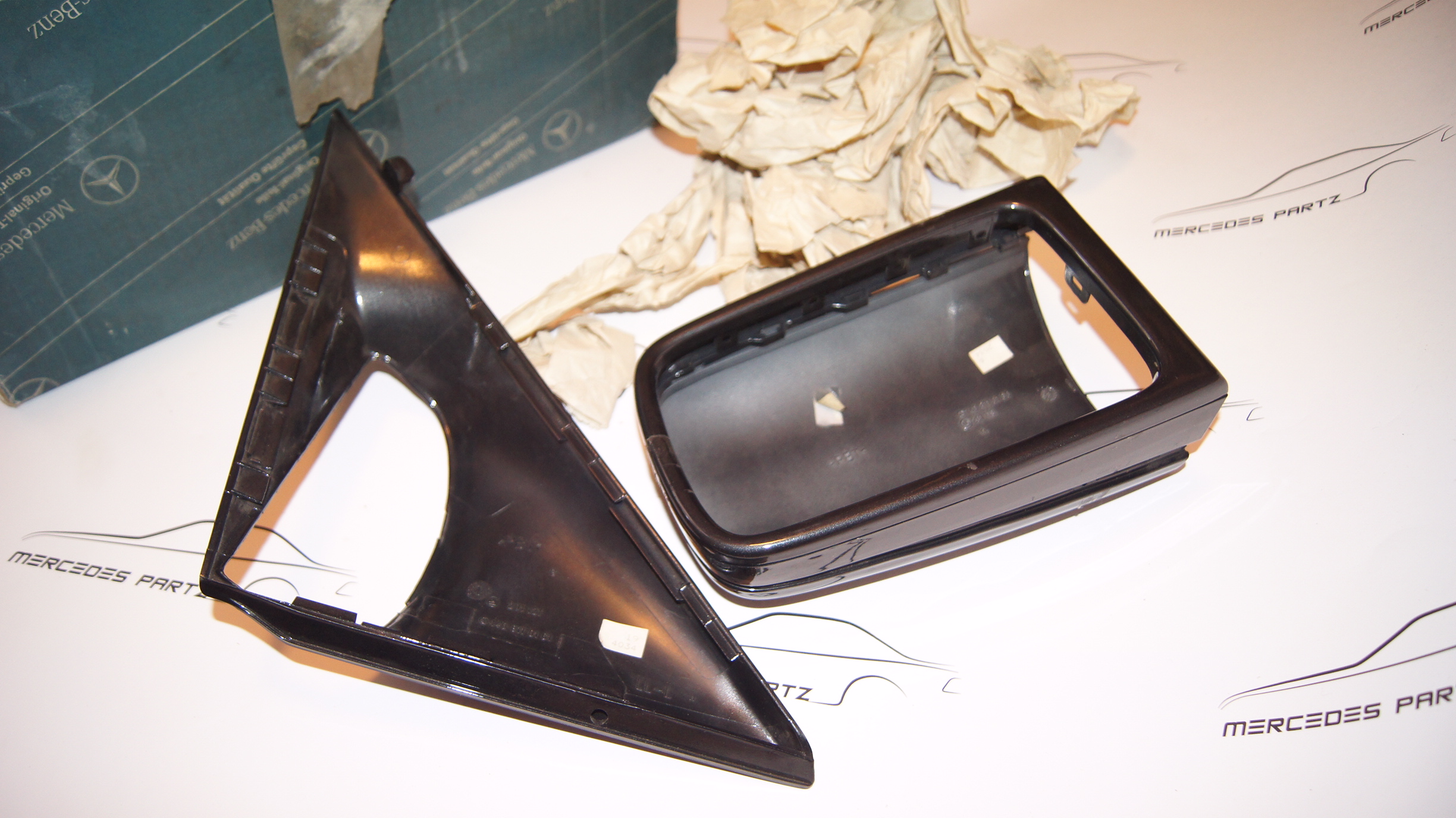 W140 left mirror cover color 9199 NEW NOS - mercedespartz